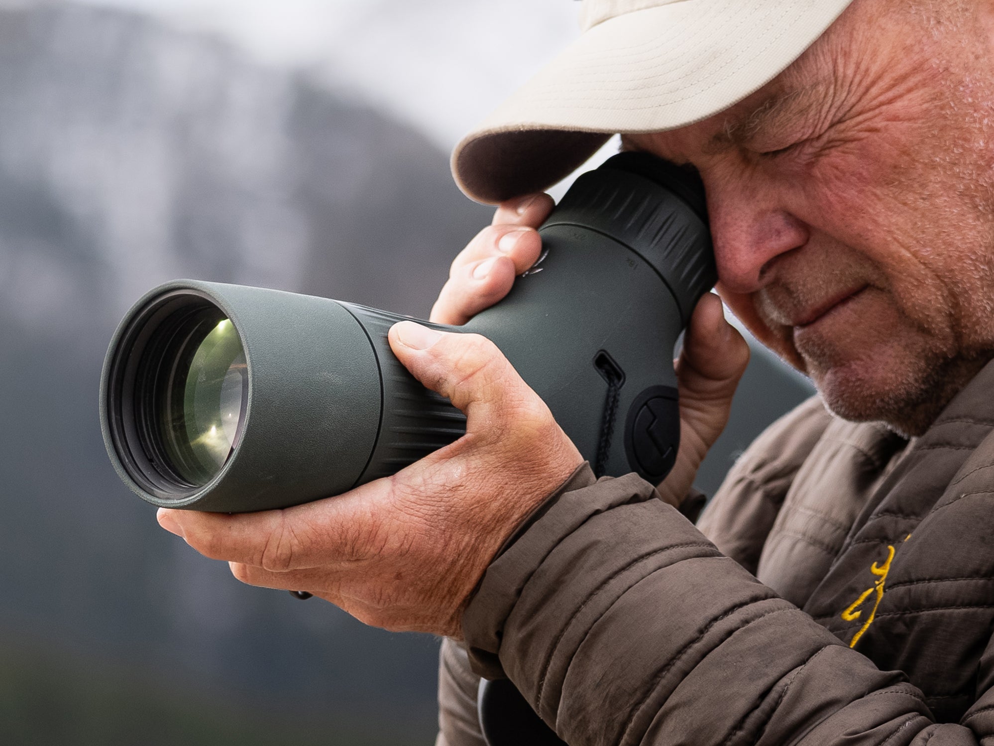 Swarovski AT Balance 18-45x65 Stabilized Spotting Scope — Outdoorsmans